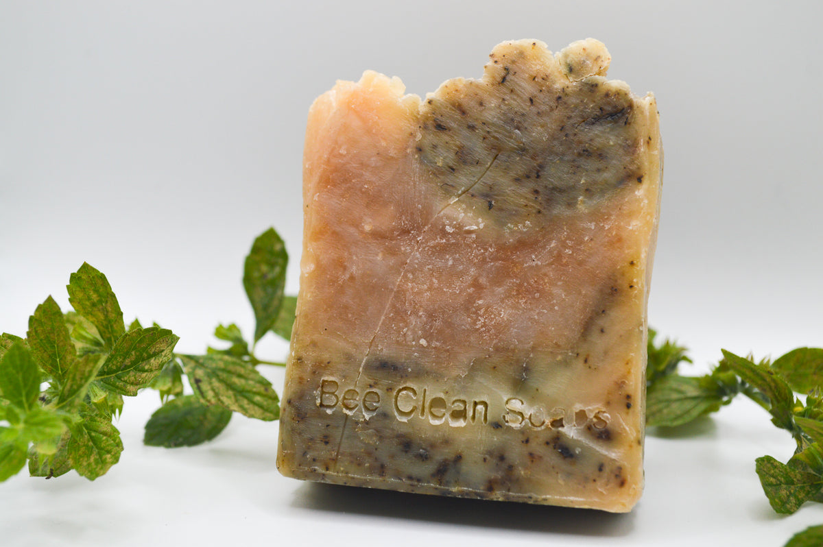 Bee Clean Soaps | Honey and Peppermint Tea Soap Bar.